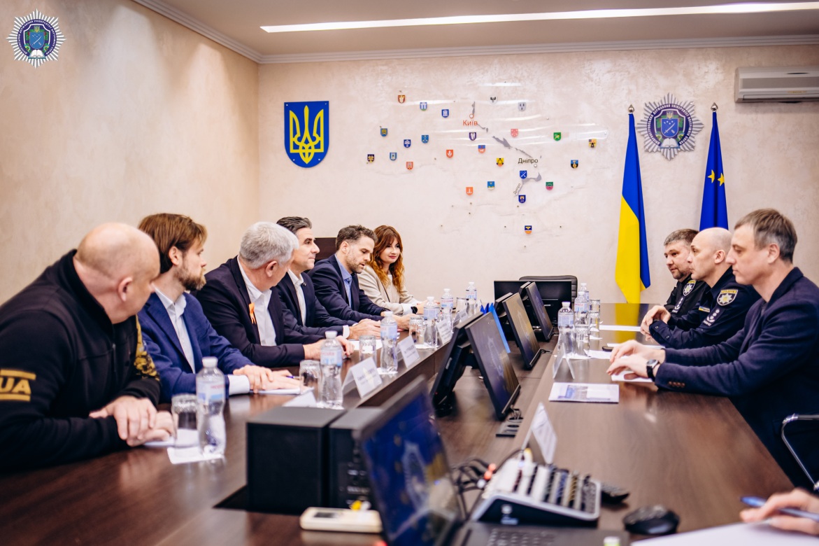 Representatives of the European Union External Action Service Visit DSUIA