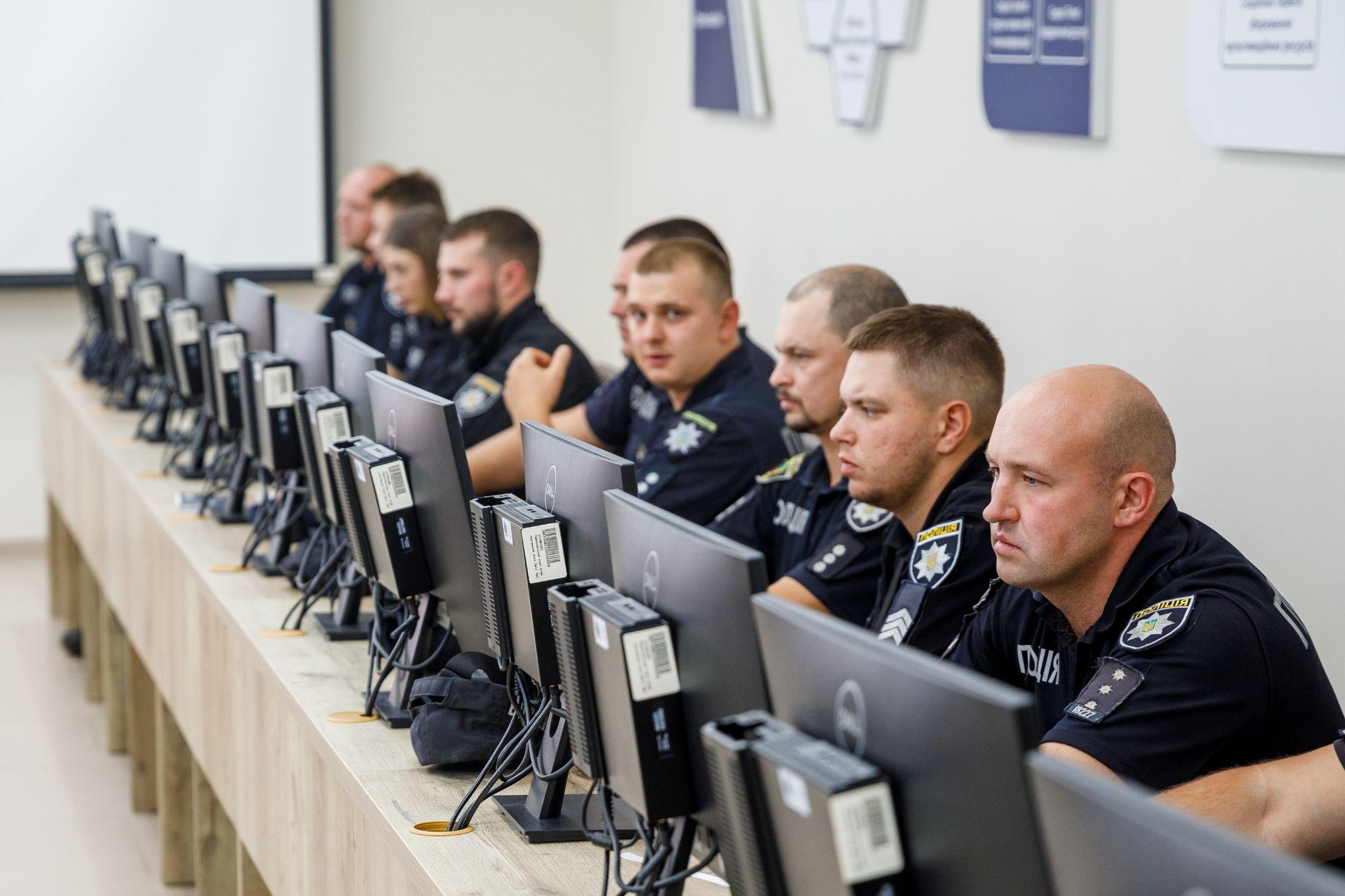 Patrol Police Officers Complete Long-Term Professional Development at DSUIA